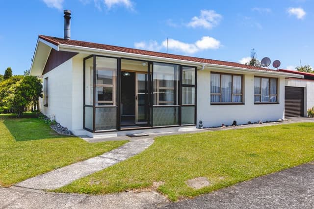New Plymouth, Tall Poppy Listings