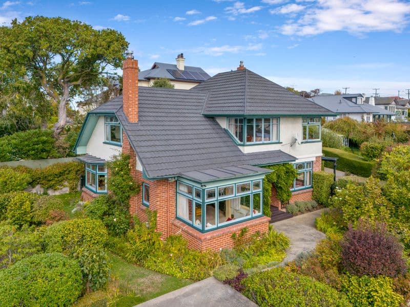 Pip O'Connell, Tall Poppy Sales Consultant