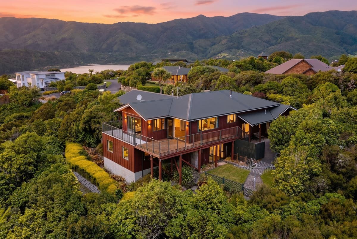 71 Mt Marua Way, Mount Marua, Upper Hutt City, Wellington | Tall Poppy ...